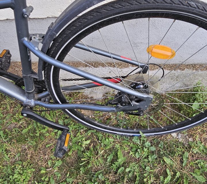 Használt B-Twin Riverside 500 trekking kerékpár eladó - Bringakereső