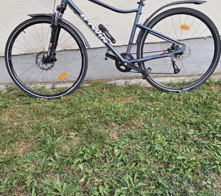 Használt B-Twin Riverside 500 trekking kerékpár eladó - Bringakereső