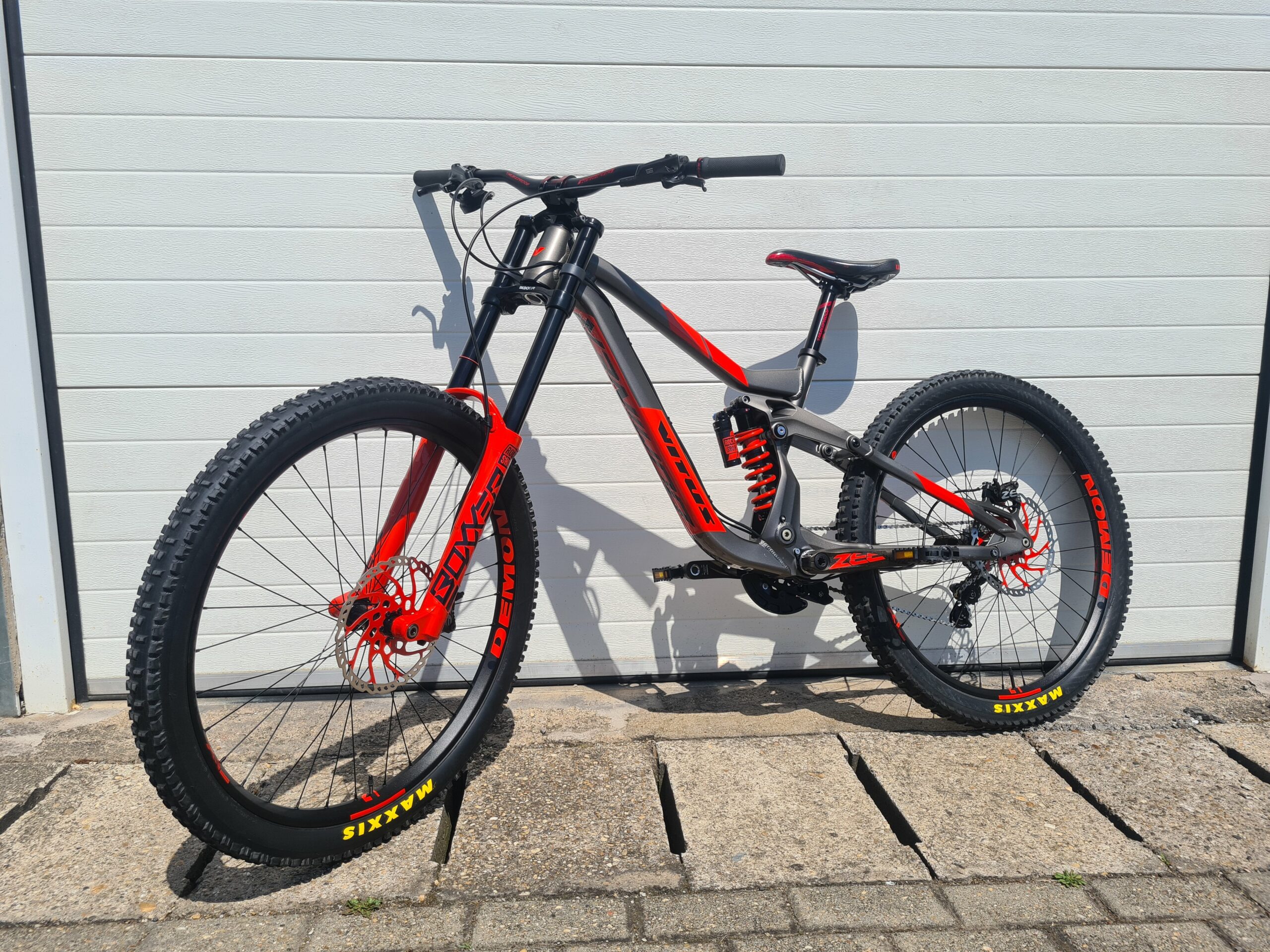 Eladó Vitus Dominer DH 2017 M, 27,5 !!! - Bringakereső